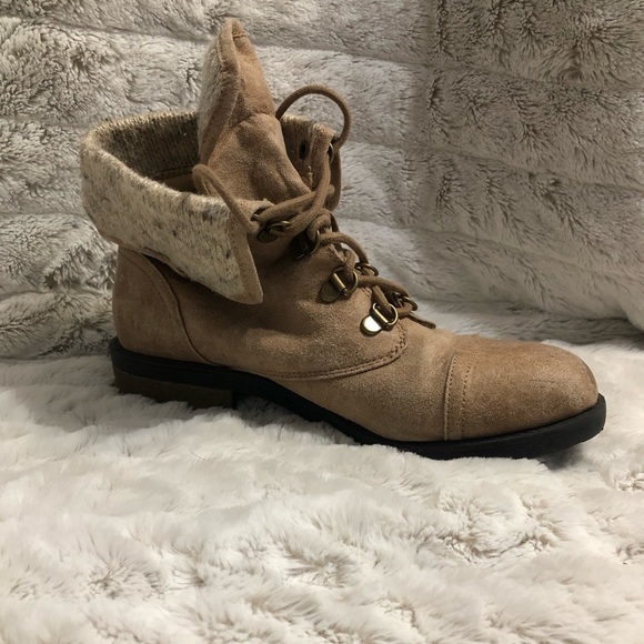 Arizona Jean Company | Shoes | Arizona Daisy Boots | Poshmark